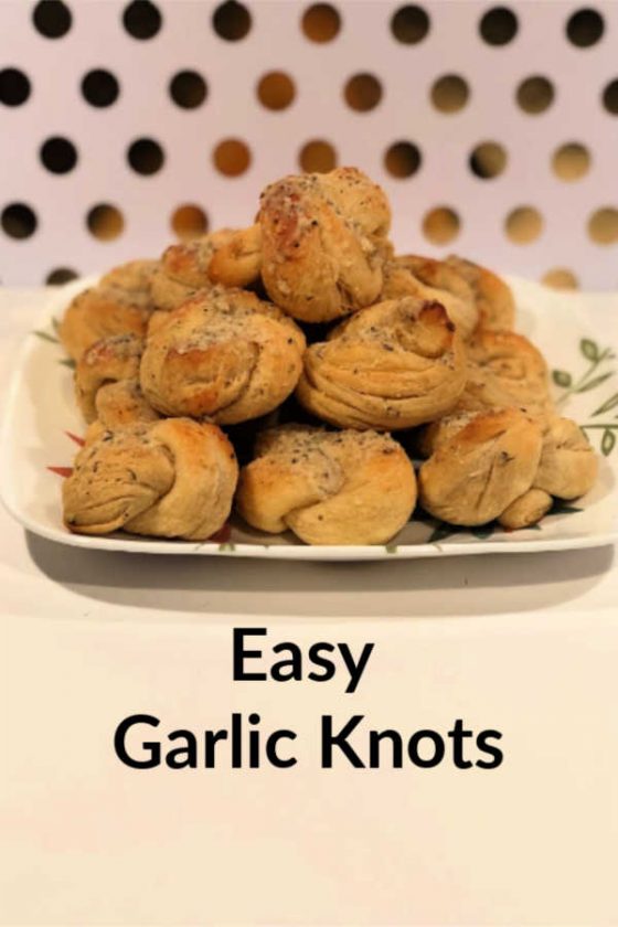 Easy Garlic Knots - The Mom Maven